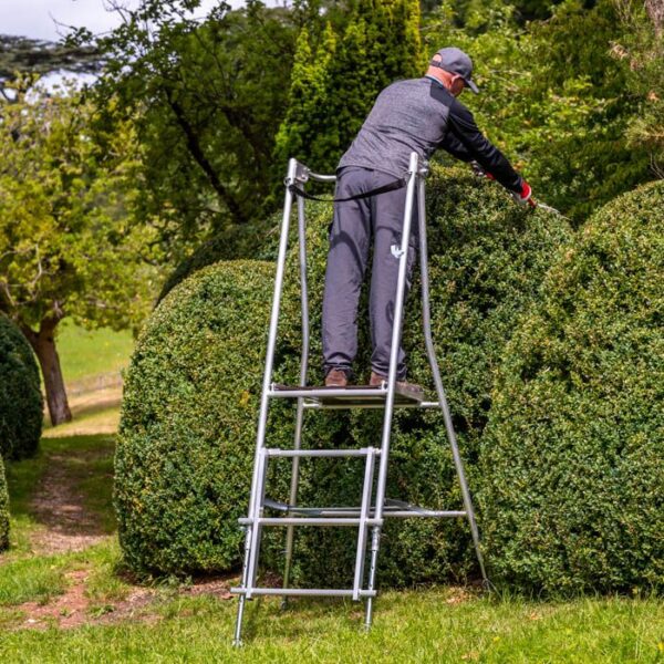 Henchman Hi-Step Hedge Cutting Platform Ladder