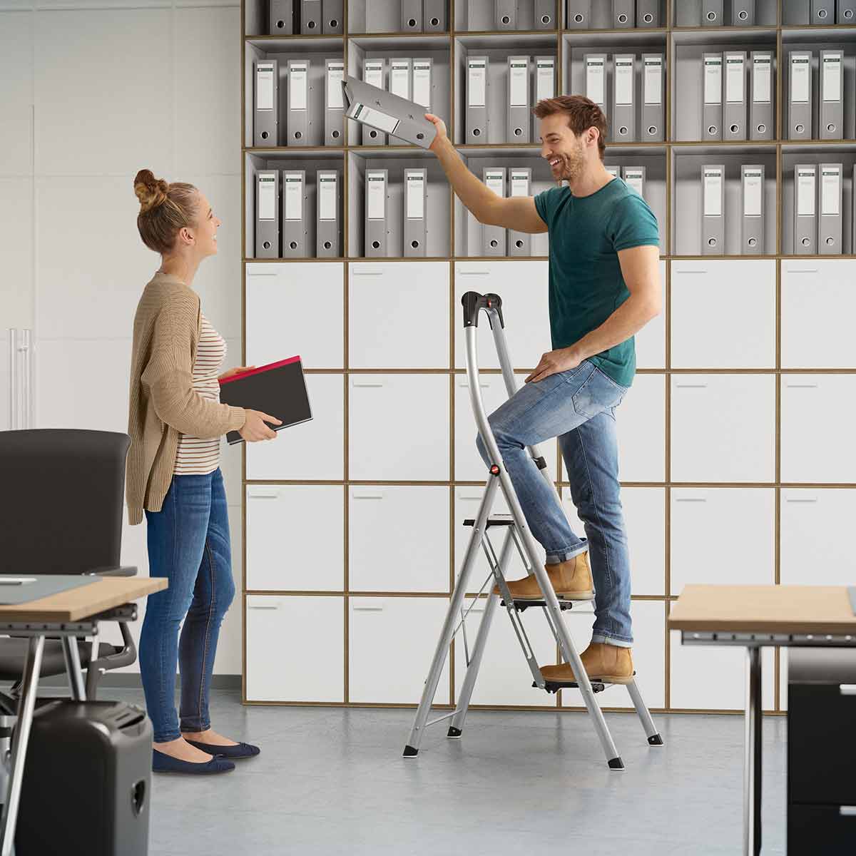 Hailo Topline Aluminium Comfort Step Ladder | Ladders4Sale