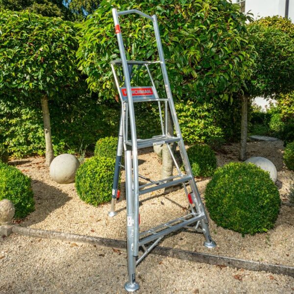 Henchman Tripod Platform Ladder with 3 Adjustable Legs