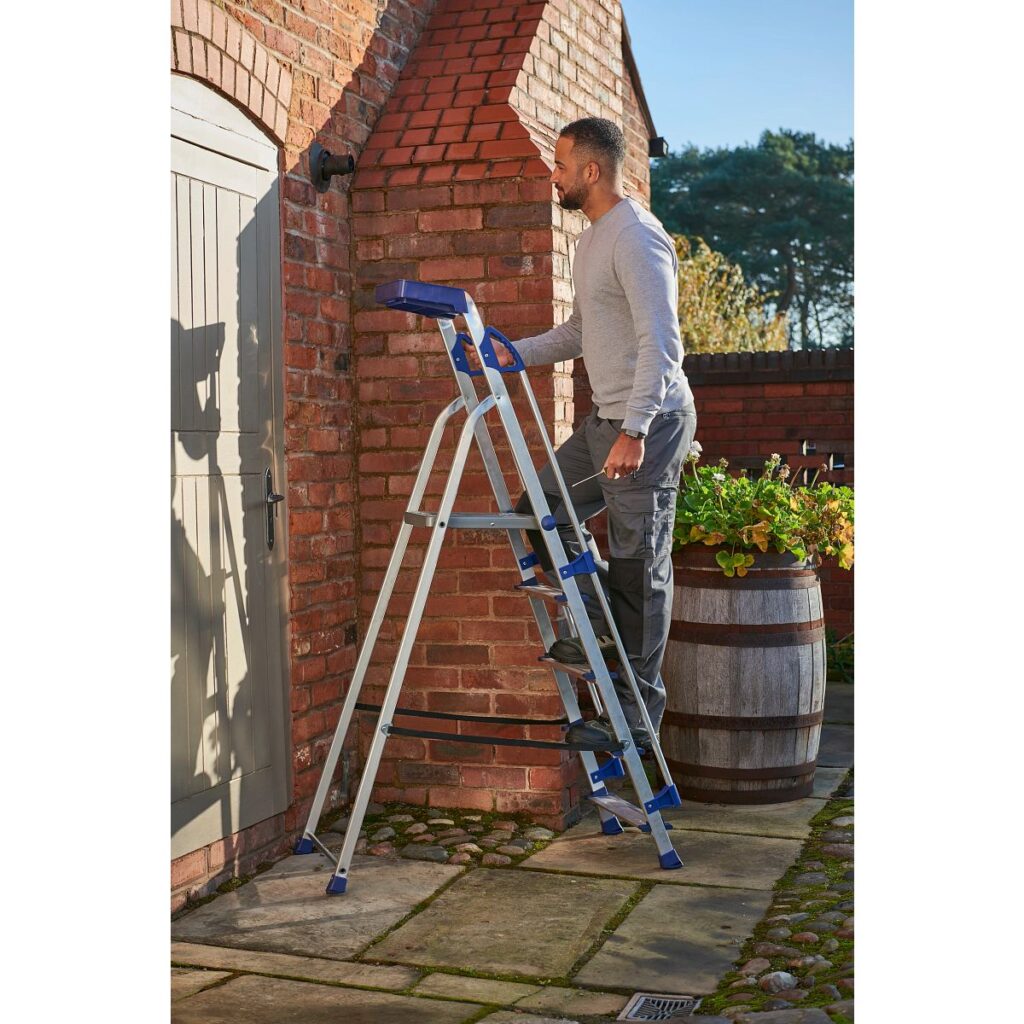 Werner Safety Platform Step Ladder with Work Tray