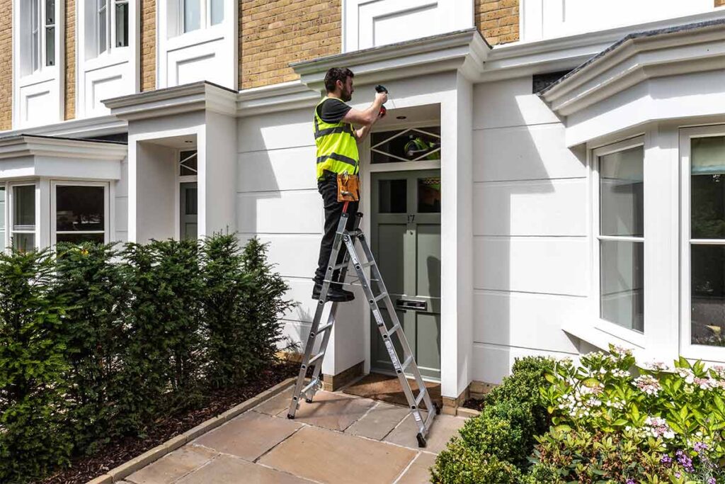 Choosing the Best Combination Ladder | Ladders4Sale