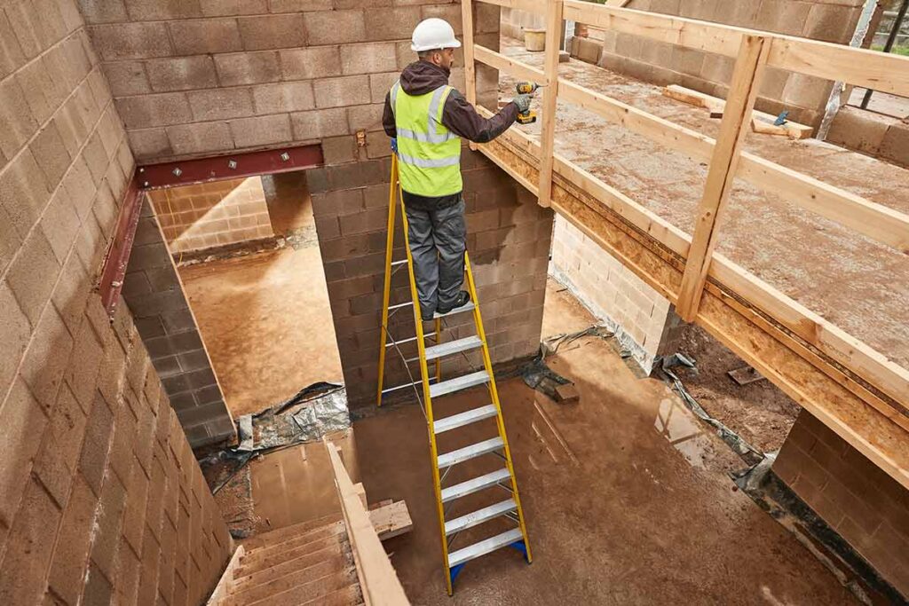 What Ladders Do Electricians Use? | Ladders4Sale