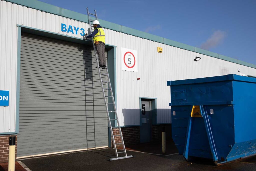 Ladder Rungs Guide: Types & Best Practices | Ladders4Sale