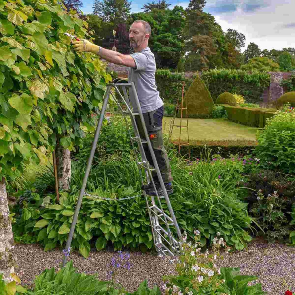 Hendon Three Leg Adjustable Tripod Ladder | Ladders4sale