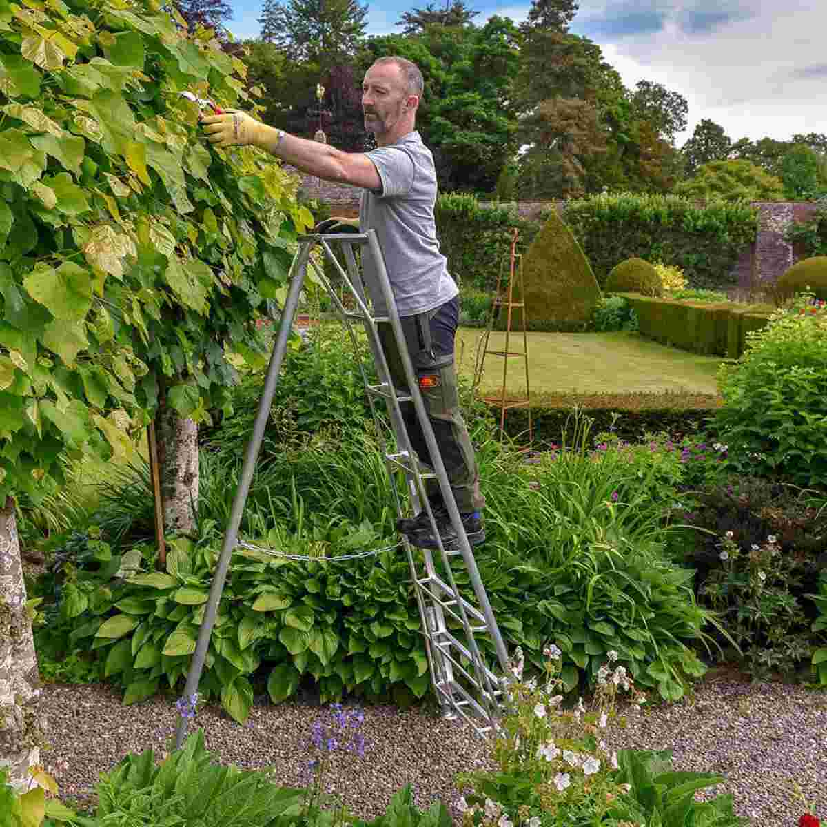 Hendon Three Leg Adjustable Tripod Ladder | Ladders4sale