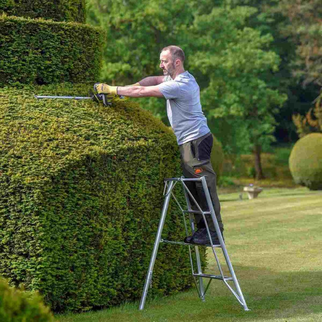 Hendon Standard Tripod Ladder - Ladders4Sale