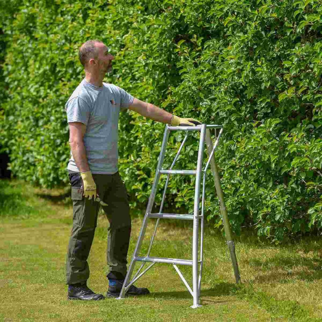 Hendon Standard Tripod Ladder | Ladders4sale