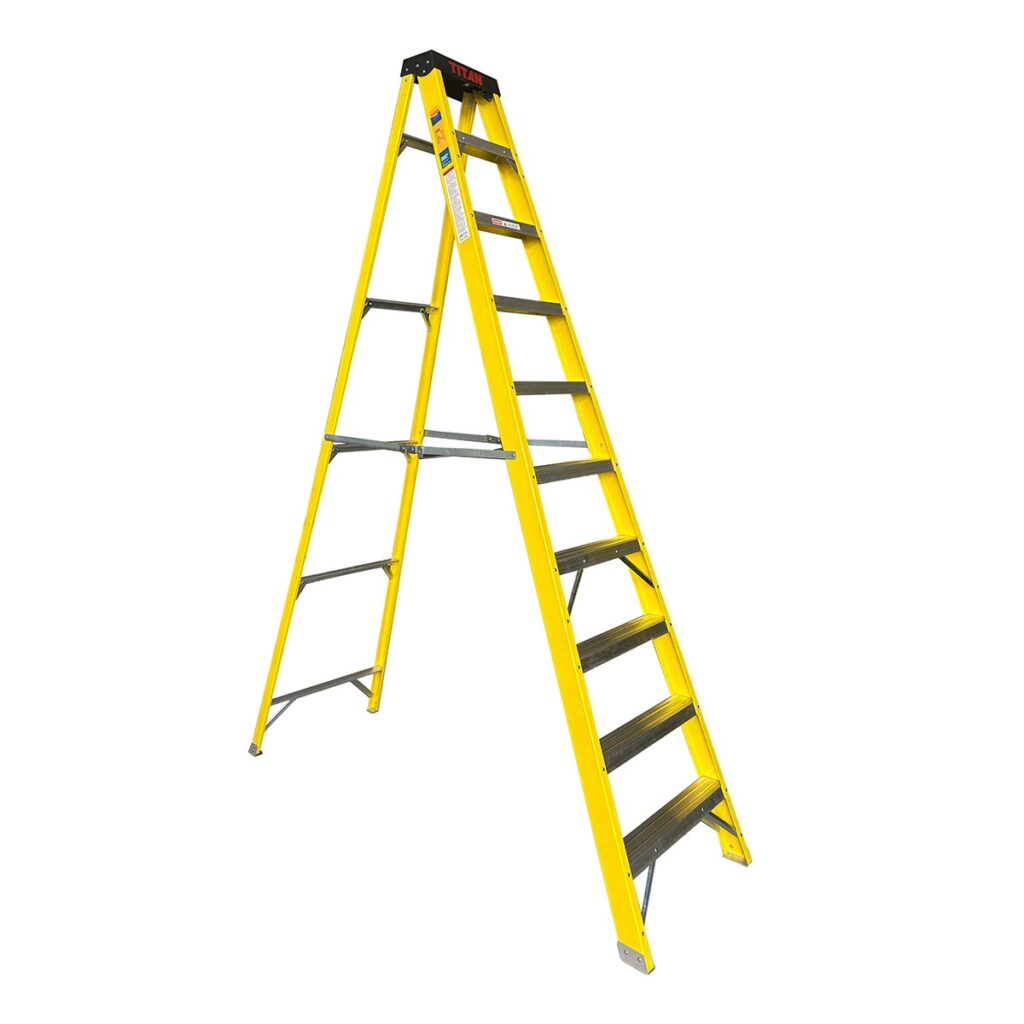 Titan Fibreglass Swingback Step Ladder
