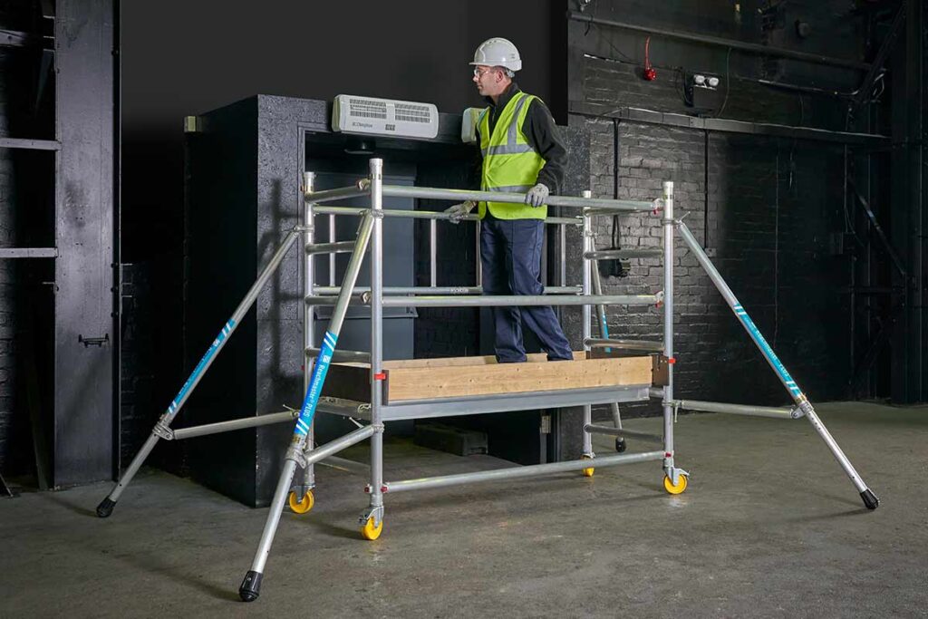 Aluminium vs Fibreglass vs Steel Ladders | Guide | Ladders4Sale